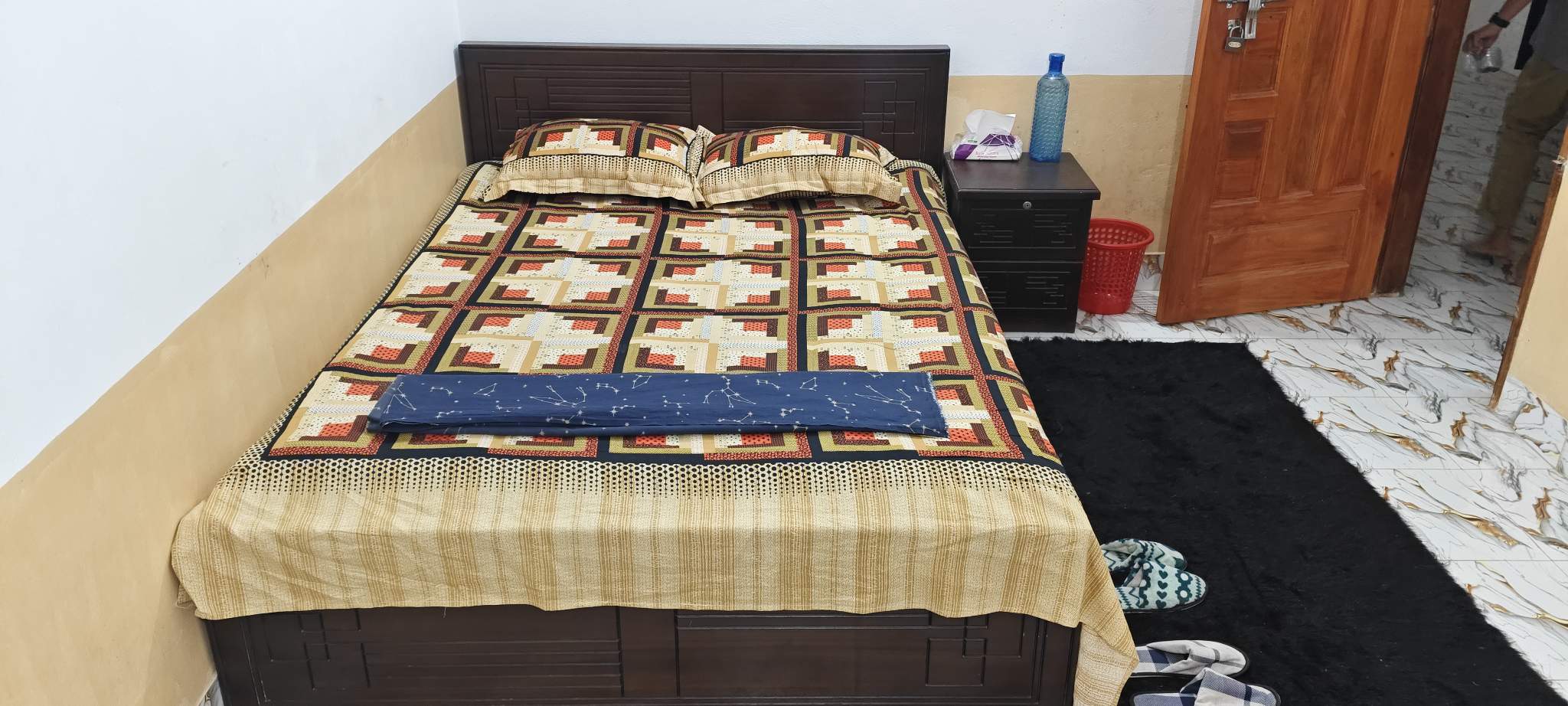 Private Bedroom with Attached Washroom and Belcony at Mirpur 60 Feet ...