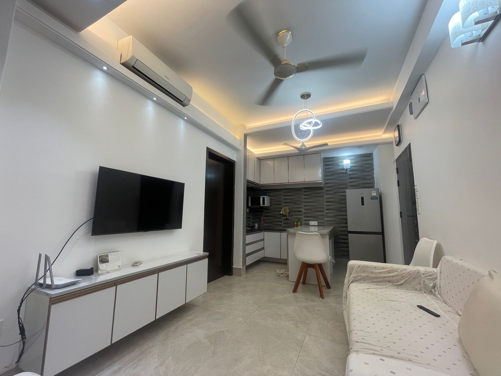 Cozy AC Studio Apartment With Attached Washroom at South Banasree - ৳ ...